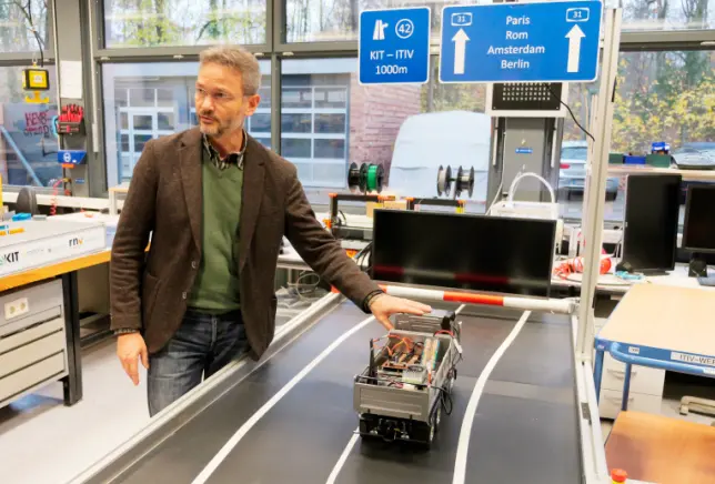 Interview: KIT-Professor Eric Sax über Auswirkungen der digitalen ...