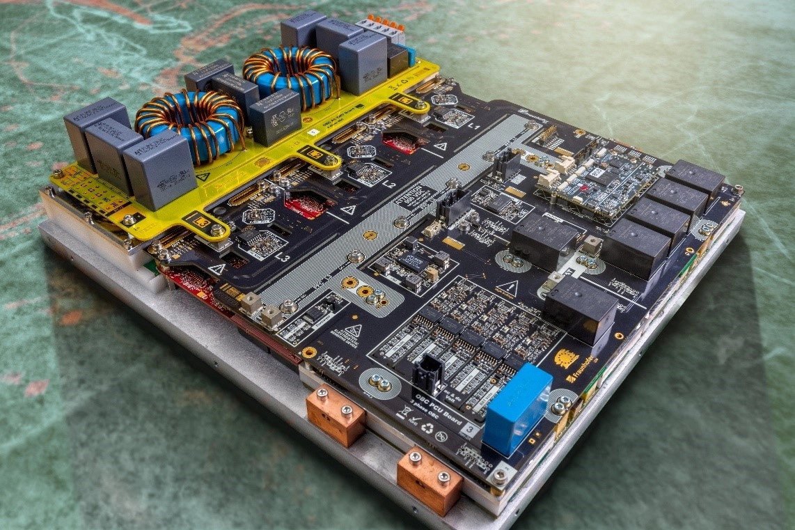 Bidirektionaler 22kW-OBC mit 3L-Platzbedarf - AEEmobility