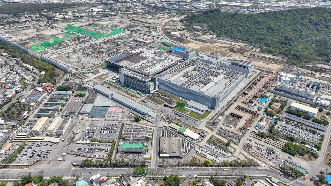 TSMC: Richtfest für zweite Phase der 2-nm-Fab 22 in Taiwan - AEEmobility